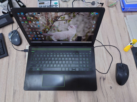 HP Pavilion. Core i7. Nvidia GTX 1050 4GB. SSD 128 gb. HDD 1 TB.