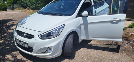 Hyundai Accent 2013