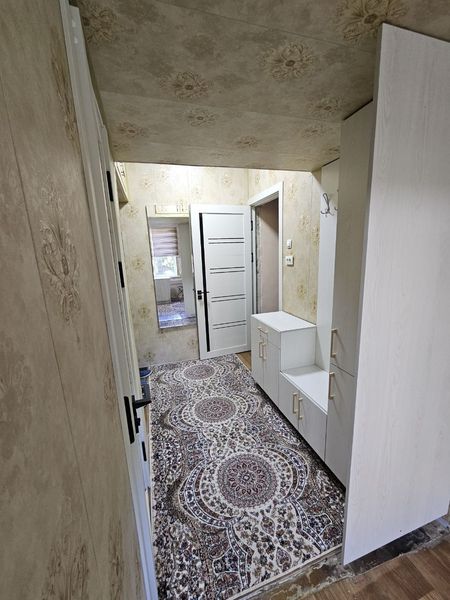 .Продам 1комнатную 2этаж 42м2 балкон 2х6 с мебельтехникой Шайхантахурс