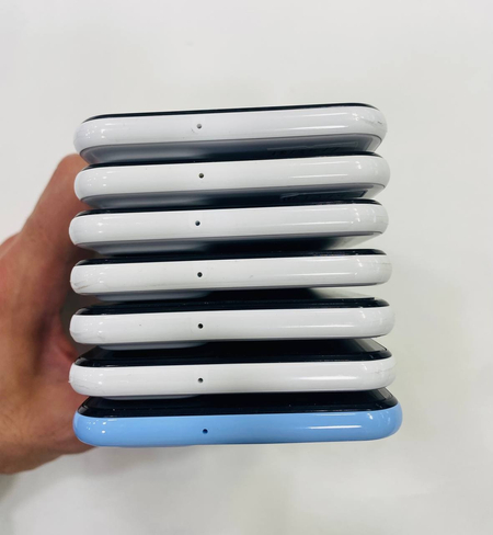 Samsung galaxy A82 6.128gb ideal.