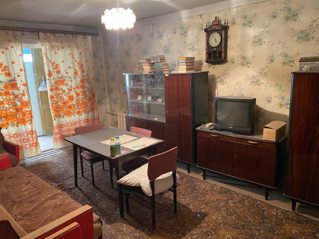 Чиланзар -24 3ком 5этаж бал2,20×6,40.. 1,5×6 90м2
