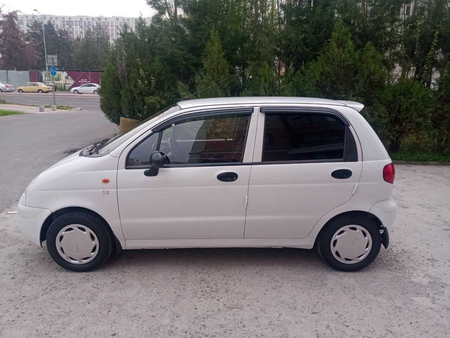 Matiz 2-pozitsiya konditsioner sotiladi. Metan gazi bor. Holati zo'r