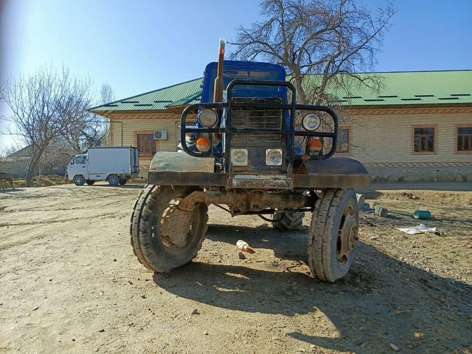 Traktor- MTZ 80.