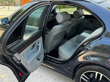 Продаётся BMW E39 530i  2002 года