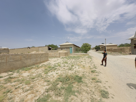Uchastka sotiladi tayyor fundament qo’yilgan 12sotix