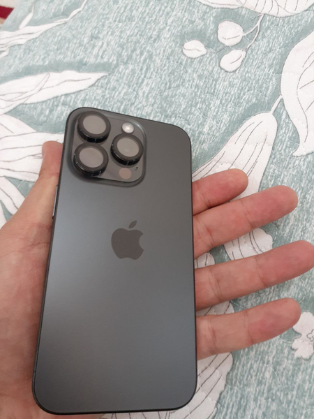 Iphone 15 pro 128 GB, v idealnom sostoyanii. Emkost 99 %. 10/10