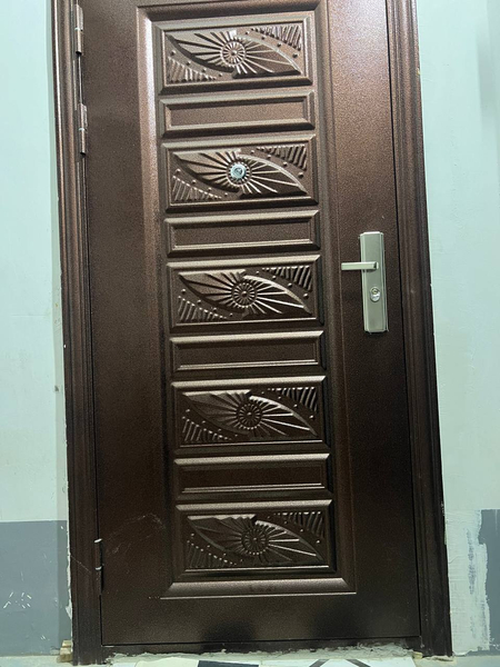 Kucha eshigi sotiladi