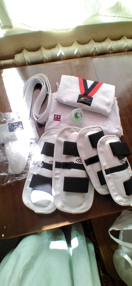 Taekwondo wtf original  forma, shit, kapasi, bandaji menen satiladi.