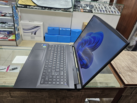 MSI Creator Core i7 + RTX 3050