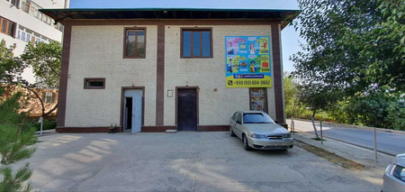 Alohida bino sotiladi (magazin va o'quv markazi)