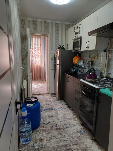 Срочно продаю 2 ком кв в Спутнике 4 . 2/2/2 кирпичный дом