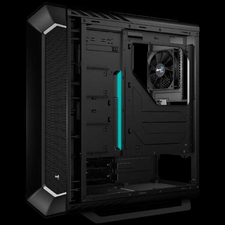Продам компьютерный кейс Aerocool P7-C1 BG Project 7