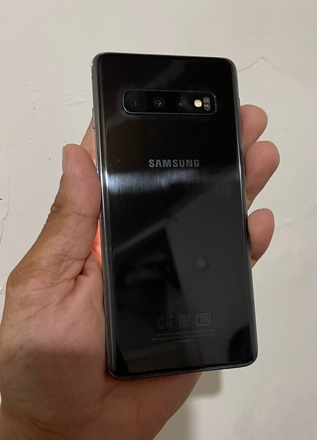 Samsung s10 sotiladi holati idial 8ga 128