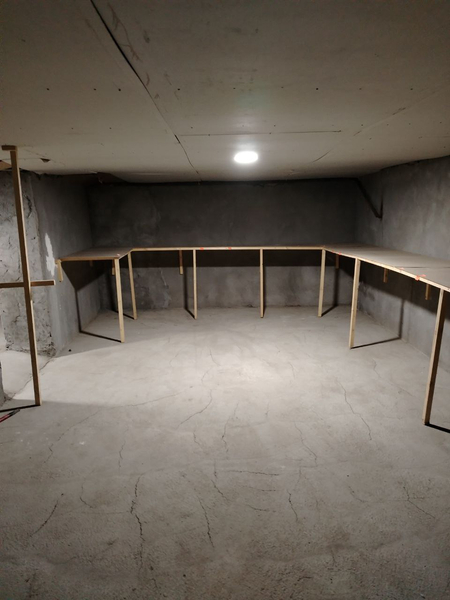Bek baraka bozor orqasida arenda  8 hona 600 kvm makler