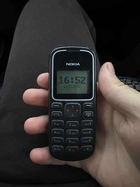 Нокия 1280 сотилади