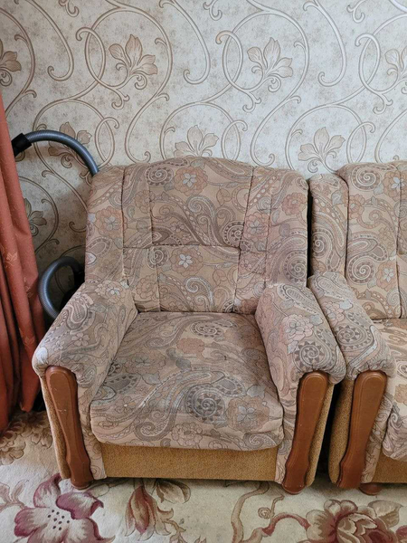 Диван и кресла на продажу