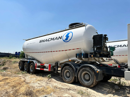 Цементовоз Газовый тягач Shacman и Полуприцеп  45 куб в наличии