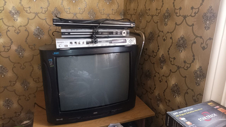 Muzikalni sentr DVD player  Televizor sotiladi  narxi kelishiladi