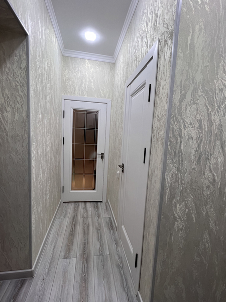 Navoiy shahrida 2 xonali uy +40 kv podval sotiladi
