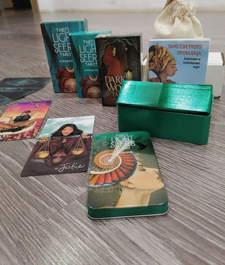 Карты МАК Таро Светлого провидца (Light Seers Tarot) в жестяном боксе.