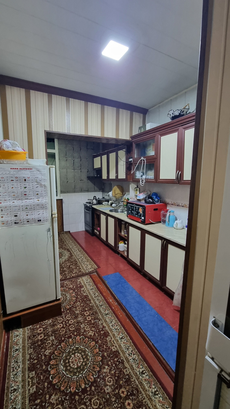 Sotiladi ibn  sino 2da 4/4/5 balkon 2ga6 remonti yahshi. Yol yuzasida