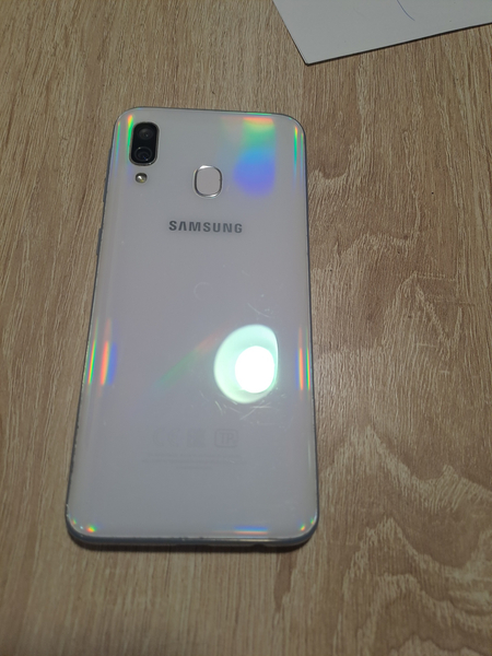 Samsung a40, не работает батарея