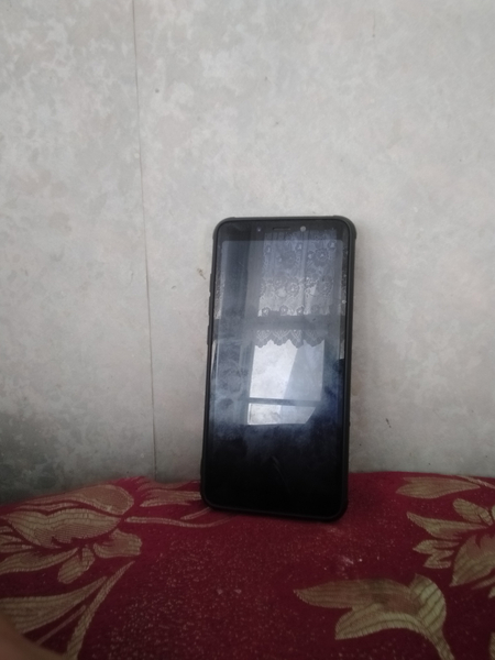 Redmi 6a ekrani ketgani uchun arzonga bervorvoman