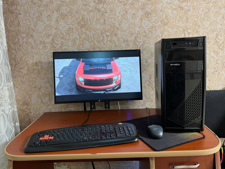 Игровой компьютер i-3 9100f/sapphire 580rx/DDR4 8GB/ SSD128