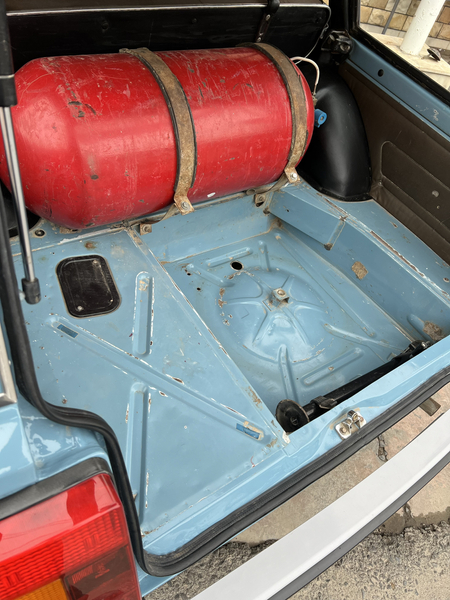 Vaz 2104. Sotiladi. Antikvar xolatda. Radnoy kraska.