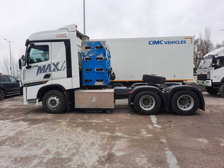Тягач Howo Max 6x4 CNG 460 л.с. газовый на метане, подушка