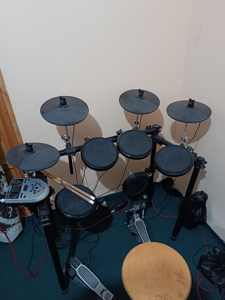 Alesis DM7X Session Kit электронная барабанная установка

Электро