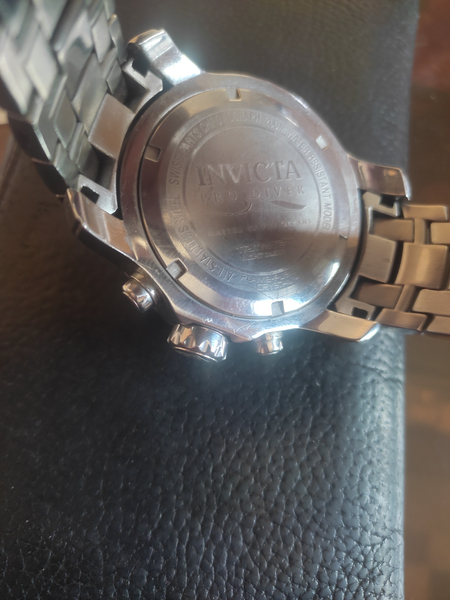 Продам часы INVICTA.