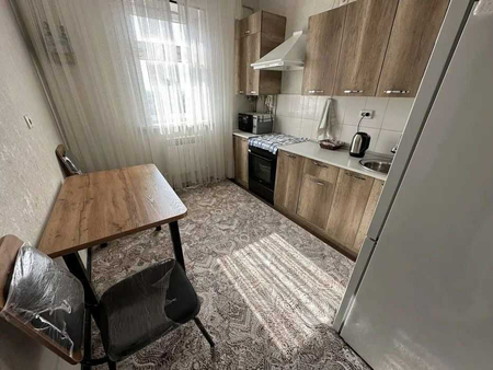 uy sotiladi sergili 5a 2 bekat yonida 3 xona 63000$