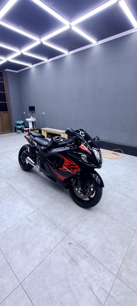Suzuki hayabusa sotiladi holati alo hechqaytida aybi yuq motoga jovop