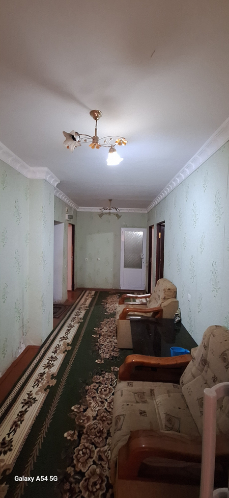 Qarshi shaxri shibayevadan 3 xonali uy sotiladi