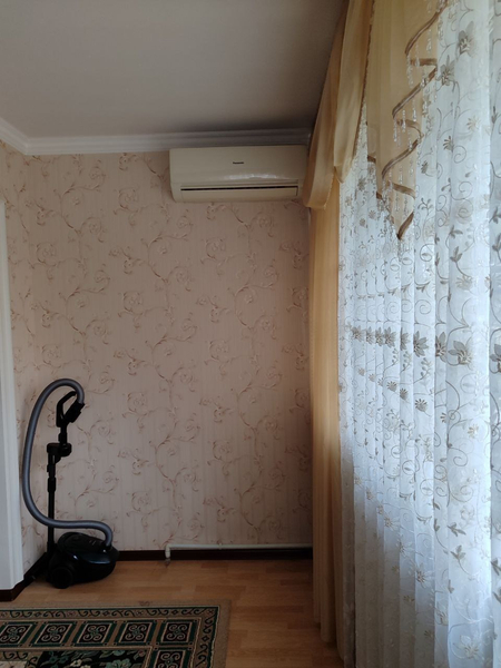 Продаётся 4 комнатная Генералв Узокова Банковский дом