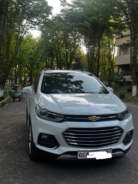 Tracker 1 sotiladi