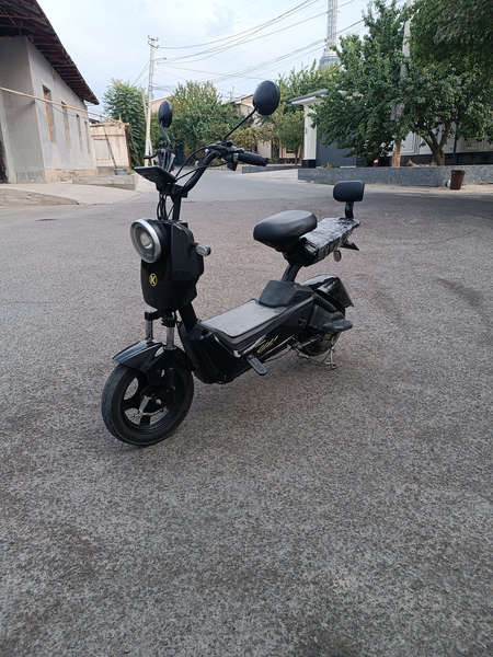 Elektro skuter sotiladi