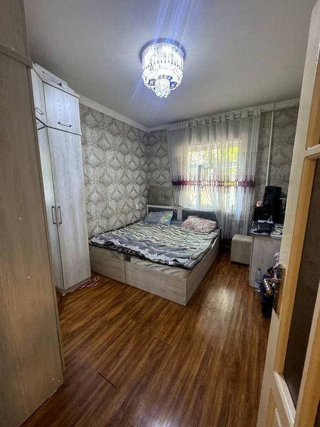 Продается своя 3 комнатная квартира на 1 этоже  5 этажного дома сергел