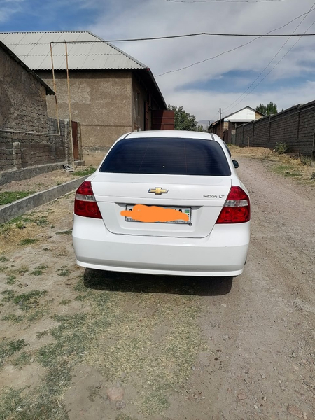 Chevrolet nexia 3 ShOShILINCh sotiladi 9200$ kami bor. Variant bor.
