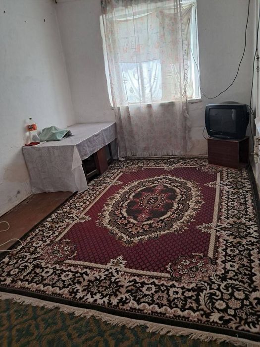 Эски Михаиловкада 3 хона 6 сотих уй сотилади .Срочно.Дакументи тайор.