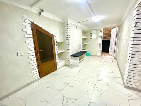 Чиланзар13 30м² подвальное помещение вдоль дороги