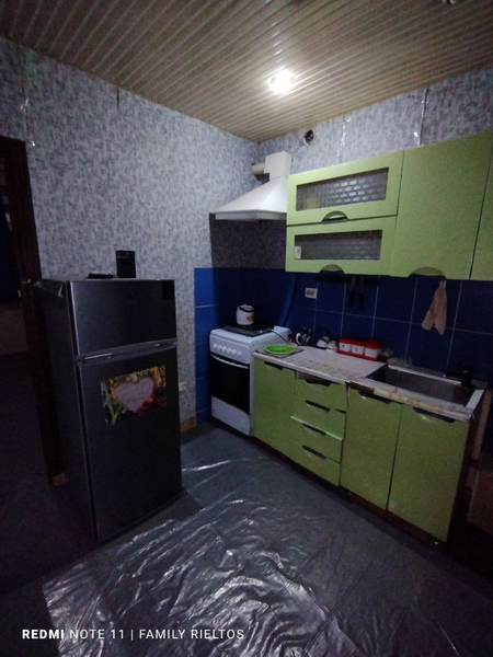 2 х ком 5/9 бывшем общежитии с обстановкой акфа рамы 50 м².  300.у.е.