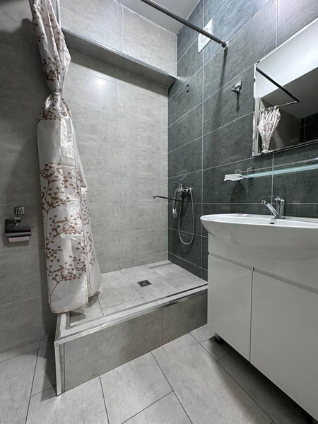 Срочно продается 2х ком. квартира на ЦУМ Ц7, ор-р: 110 школа, 68м2
