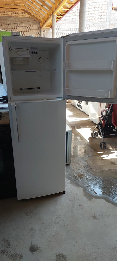 Холодильник LG 2х камерный