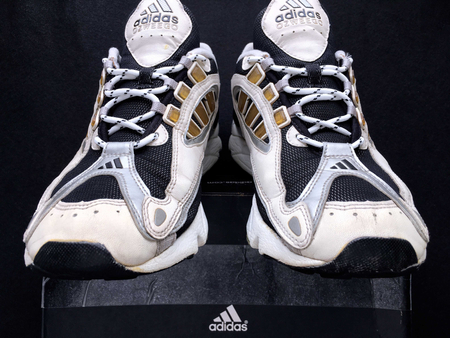 VINTAGE 2005 ADIDAS® OZWEEGO CLASSIC Running Sneakers — 28cm