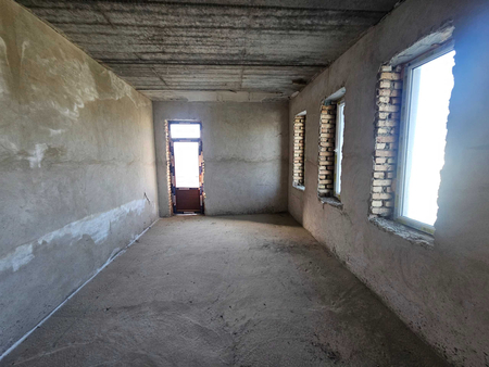 3 xonali 90m² 7-qavat sotiladi.