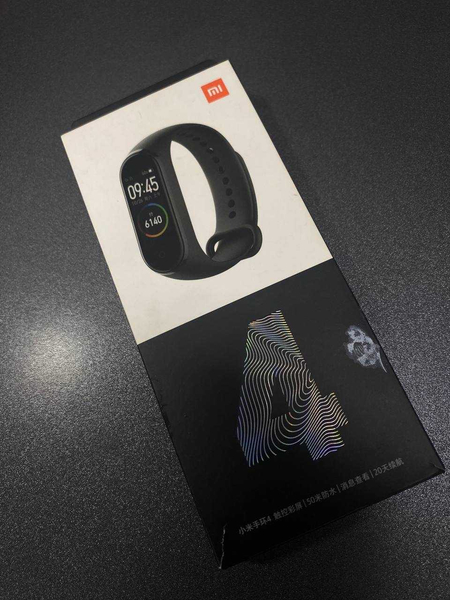 Продается MI BAND 4