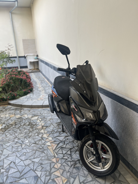Moto sotiladi bi