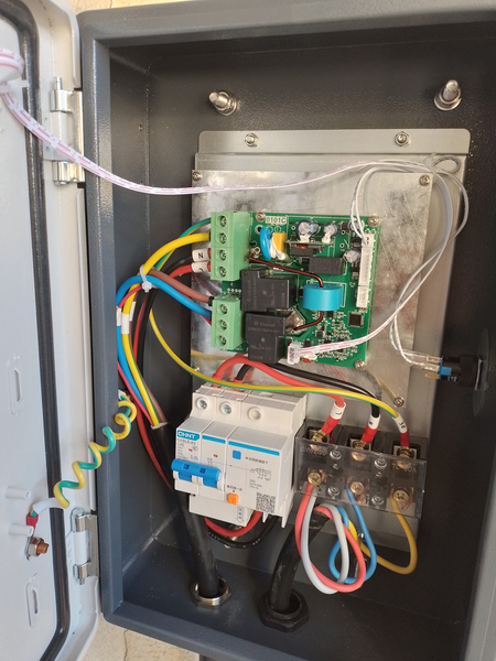Elektromobil  zaryadka o'rnatish. Установка зарядного устройства